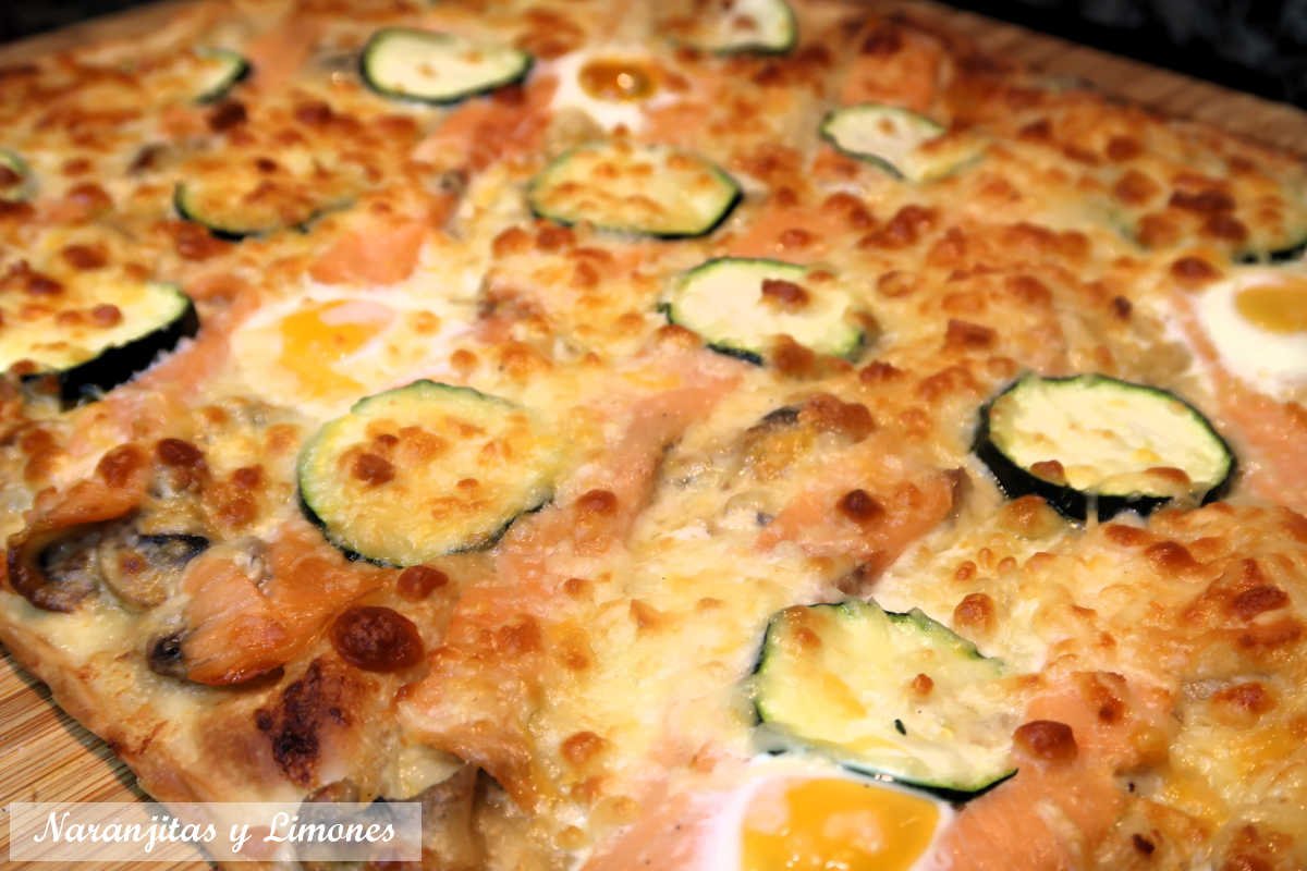Pizza de salmón ahumado y calabacín - Naranjitas y Limones